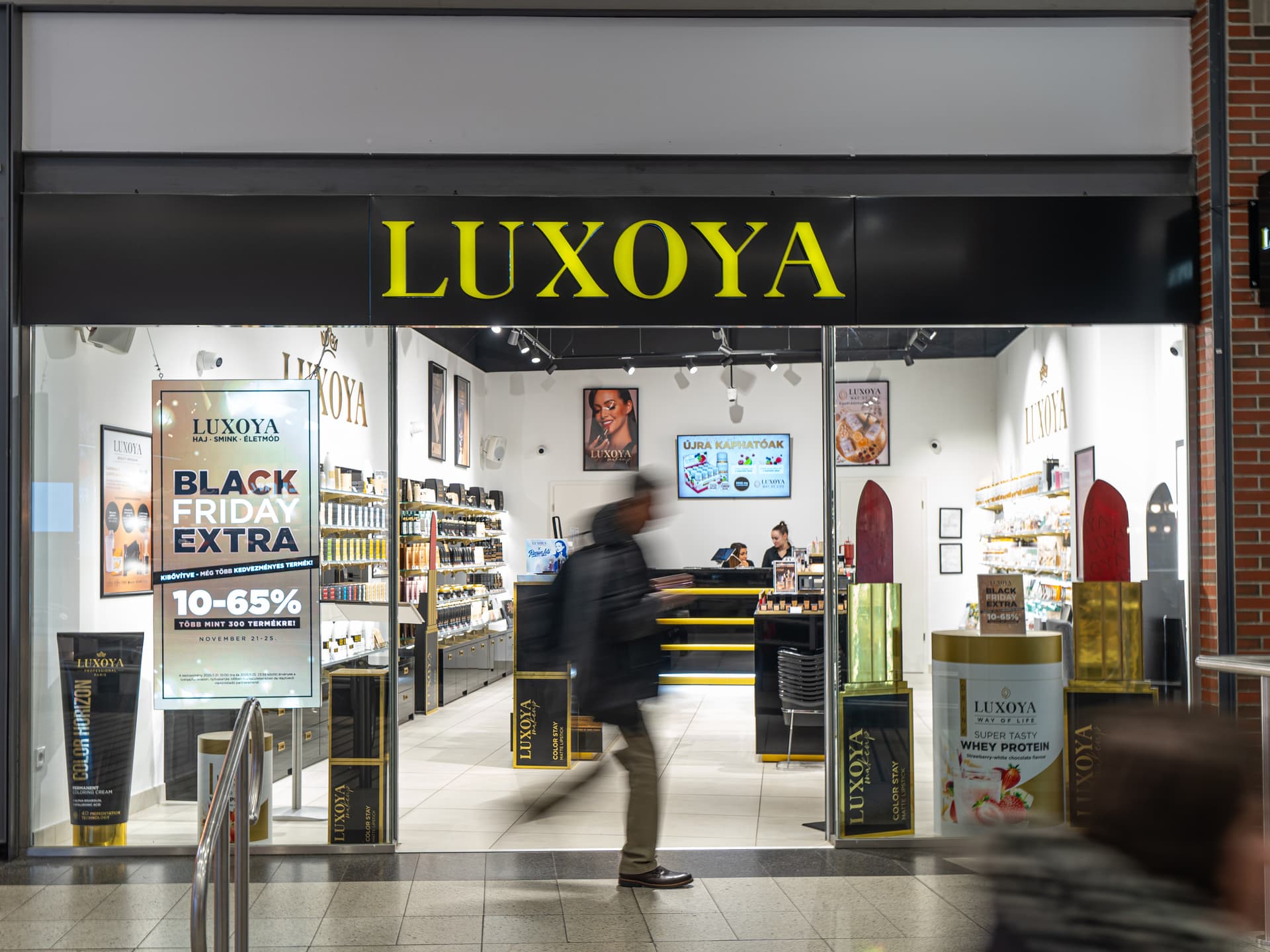 Luxoya